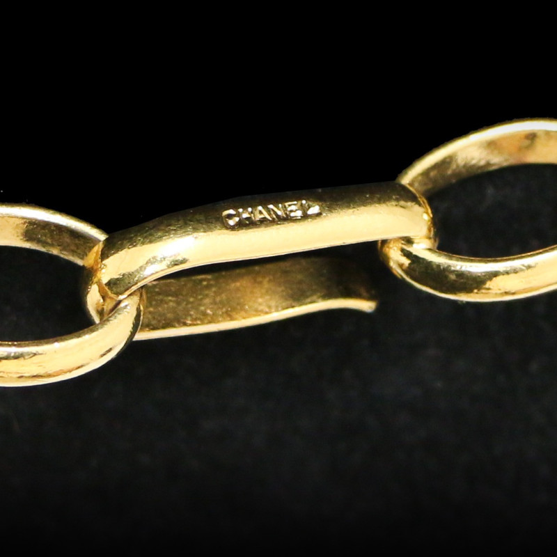 Iconique. Collier Coco CHANEL : occasion certifiée authentique