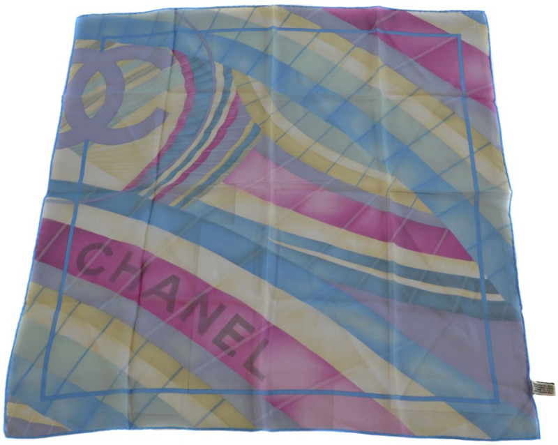 Foulard CHANEL en soie, tons pastels - VALOIS VINTAGE PARIS